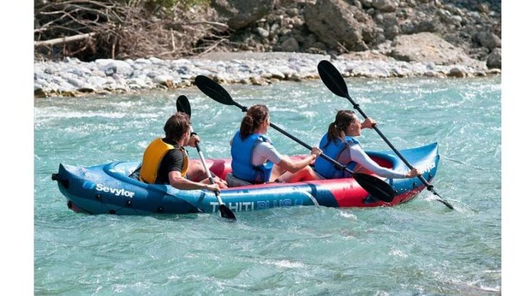 Les meilleurs canoe-kayaks gonflables 3 places - Guide Kayak